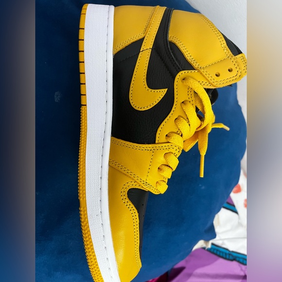 Nike | Shoes | Nike Air Jordan Retro High Og Pollen | Poshmark